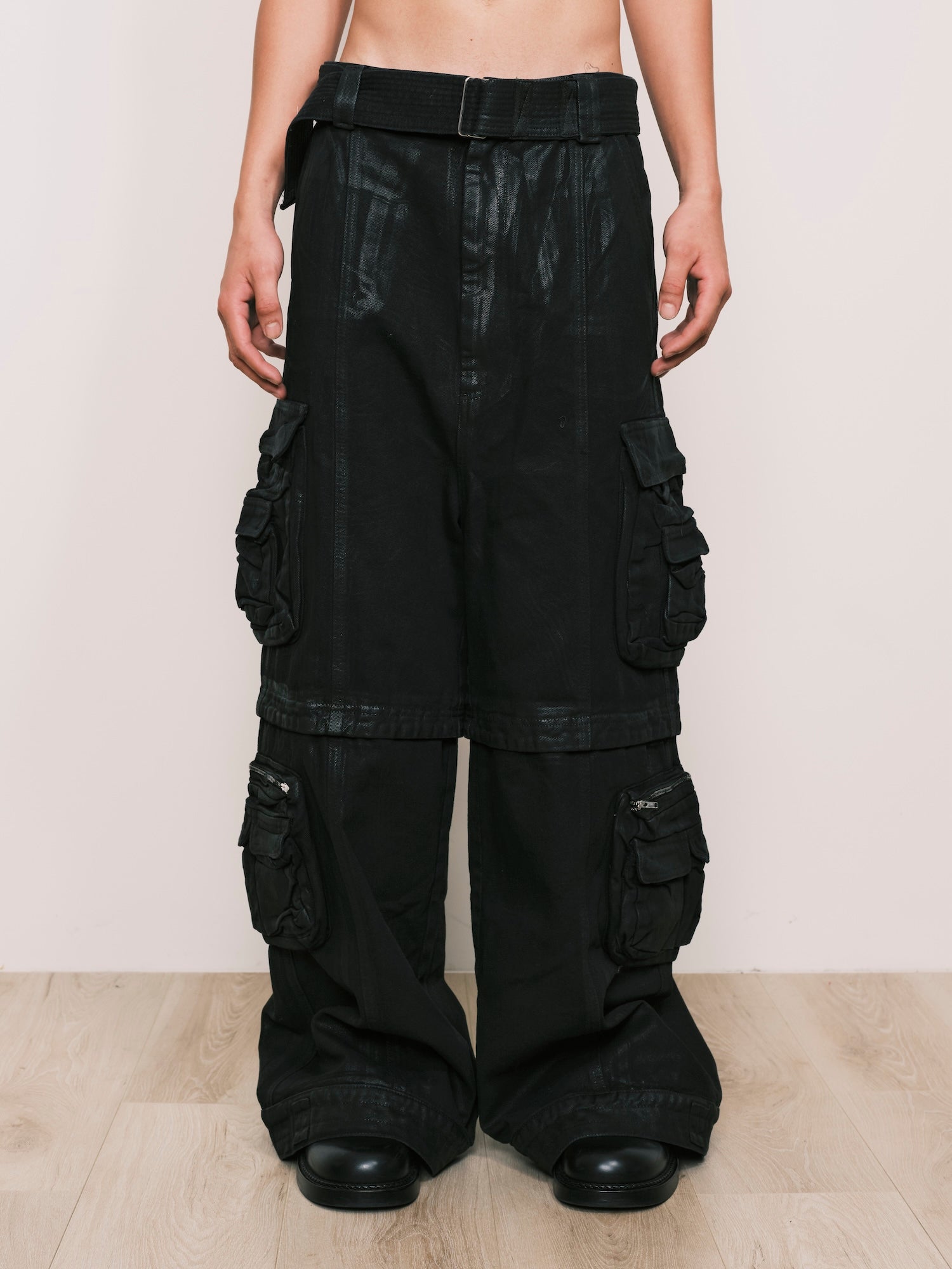 LU’U DAN / Cargo Jeans Coated Black - Road Sign